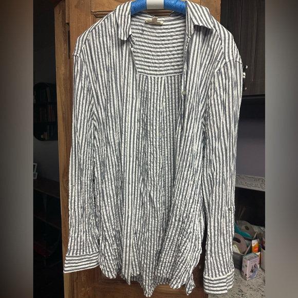 Jane and Delancey | Tops | Jane Delancey Grey White Striped Button Down ...